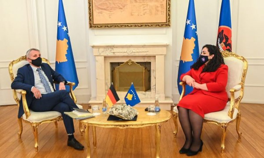 U.d. Presidenti Osmani priti në takim Ambasadorin Gjerman, Jorn Rohde ...