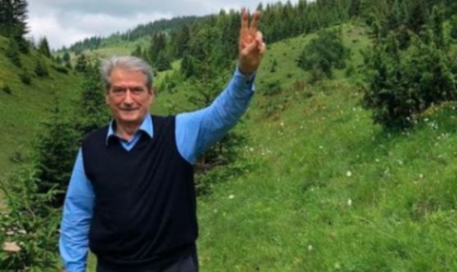 Sali Berisha nga Rugova: Mirëmëngjes miq - Kosova Sot Sali Berisha nga Rugova: Mirëmëngjes miq - Kosova Sot
