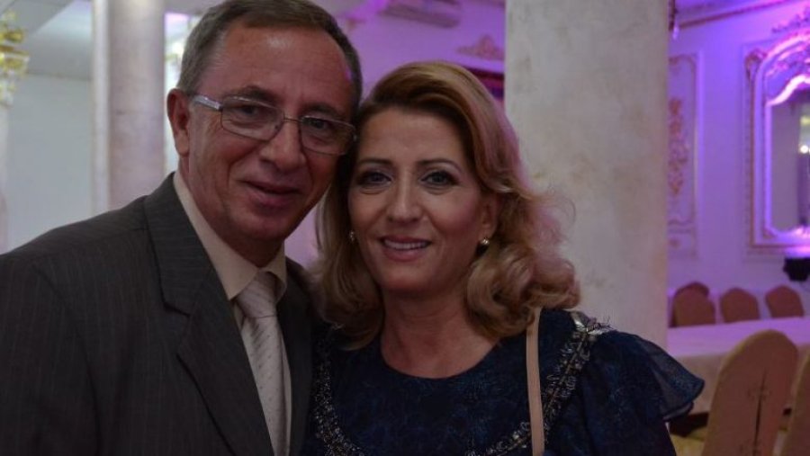 Flasin avokatët e shoferit që e goditi me veturë bashkëshortin e ... Flasin avokatët e shoferit që e goditi me veturë bashkëshortin e ...